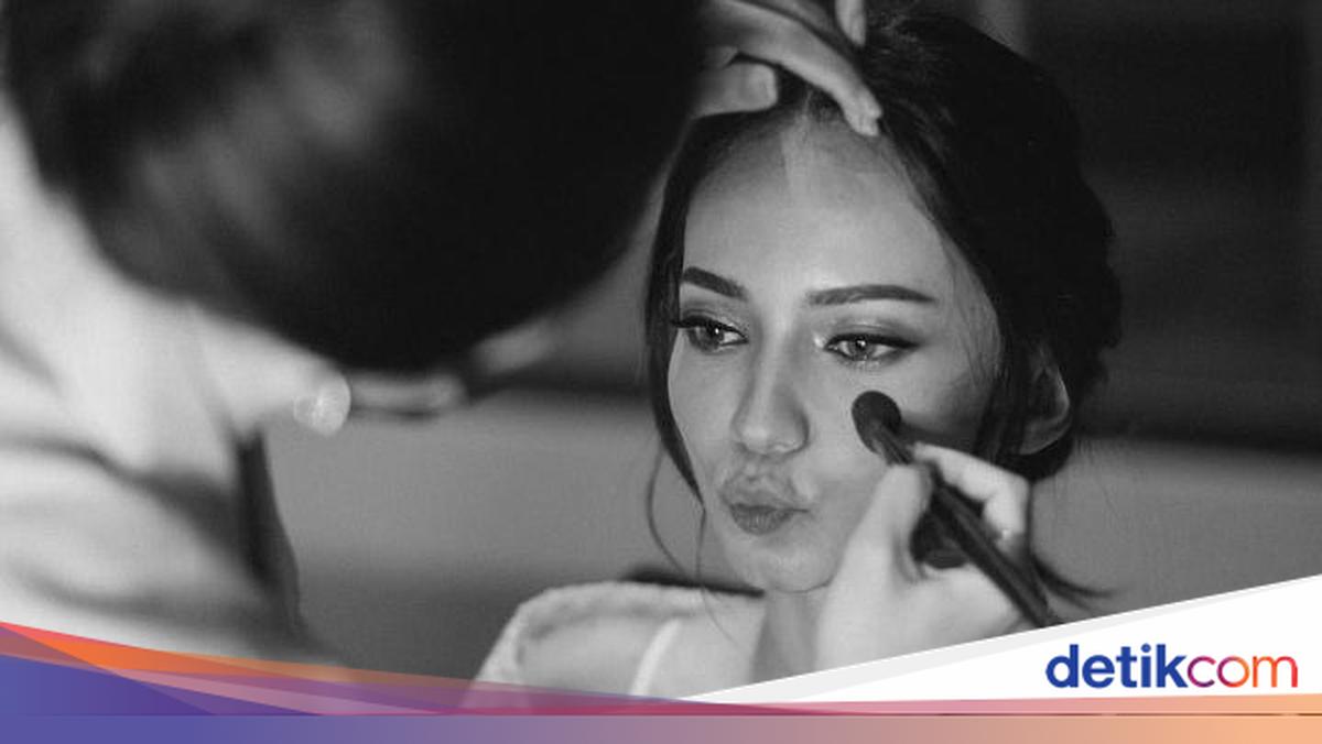 10 Detail Makeup & Rambut Enzy Storia Saat Menikah, Lamaran Sampai Resepsi