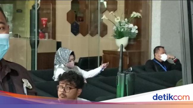 Kadinkes Lampung Tiba di KPK, Akan Diperiksa Lagi soal Harta Kekayaan