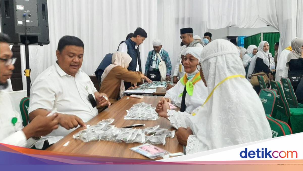 Jemaah Haji Aceh Kloter 1 Pulang 15 Juni