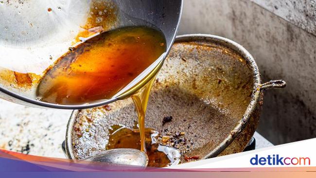 6 Tips Membuang Minyak Goreng Bekas yang Aman