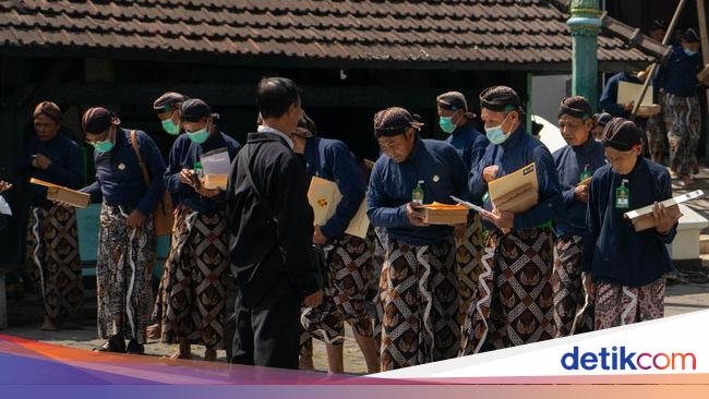 Ungkapan "Sendiko Dawuh" Artinya dalam Bahasa Jawa