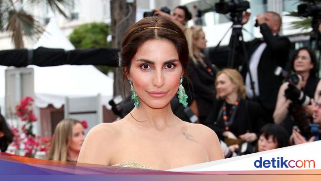 7 Gaya Model Iran Pamer Bahu di Cannes, Perlihatkan Tato Women, Life ...