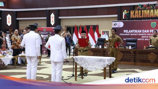 Gubernur Kalteng Lantik Pj Bupati Barito Selatan & Kotawaringin Gubernur Kalteng Lantik Pj Bupati Barito Selatan & Kotawaringin