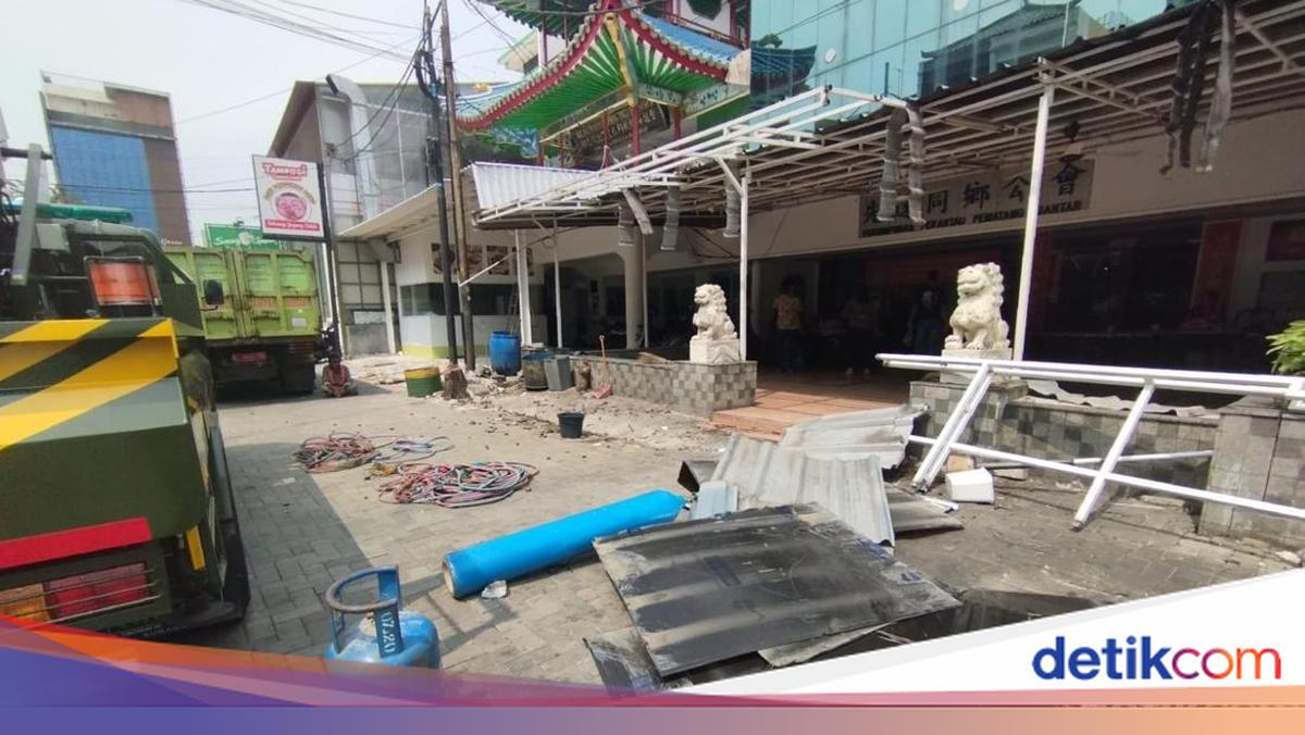 Penampakan Terkini Ruko Makan Jalan di Pluit yang Mulai Dibongkar