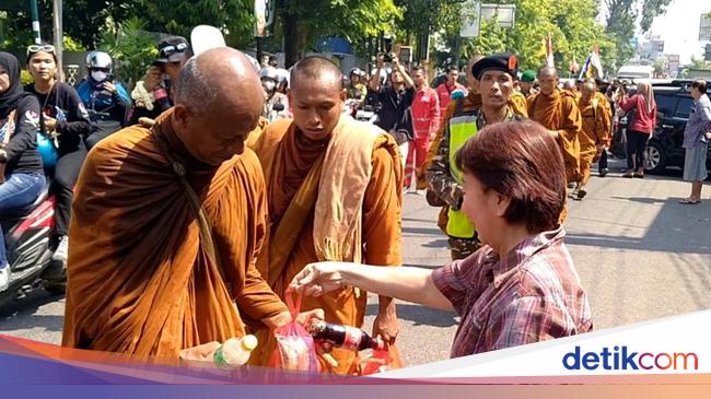 32 Biksu Thudong Akan Singgah 2 Hari di Semarang, Ini Jadwal-Rutenya