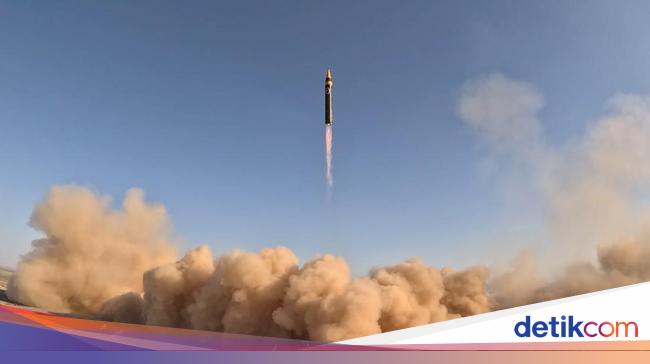 Iran Pamer Rudal Balistik Baru, Diklaim Bisa Hantam Israel dan AS