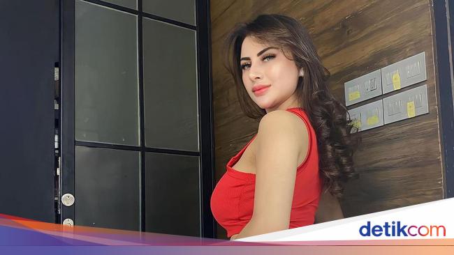 Cara Selebgram Maya Nadien Usir Sepi