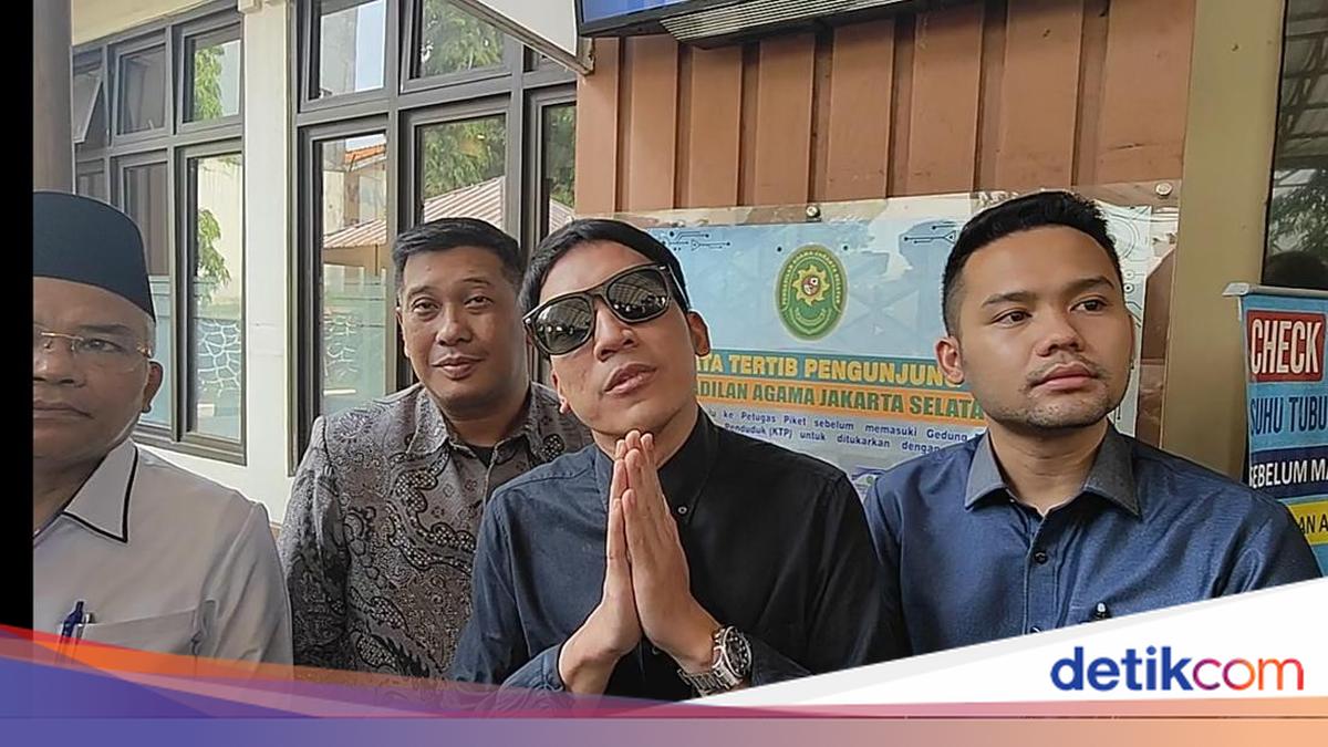 Desta Resmi Jatuhkan Talak Satu ke Natasha Rizki