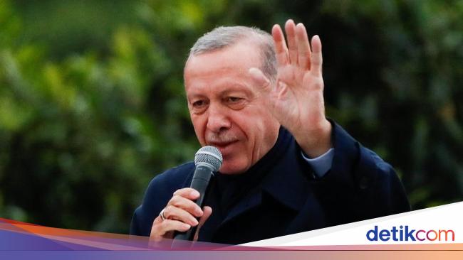 Dunia Hari Ini: Warga Turki Turun ke Jalan Rayakan Kemenangan Erdogan Dunia Hari Ini: Warga Turki Turun ke Jalan Rayakan Kemenangan Erdogan