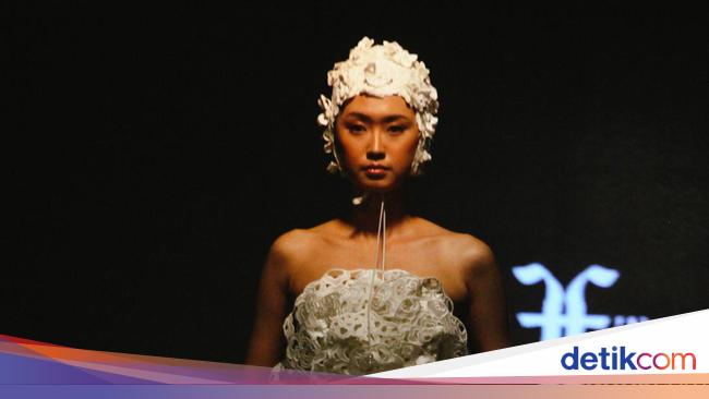 10 Gaun Pengantin Modern Klasik Yefta Gunawan, Terinspirasi Indahnya Bunga