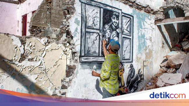 Seniman Jalanan Yaman Kisahkan Perang di Reruntuhan Bangunan