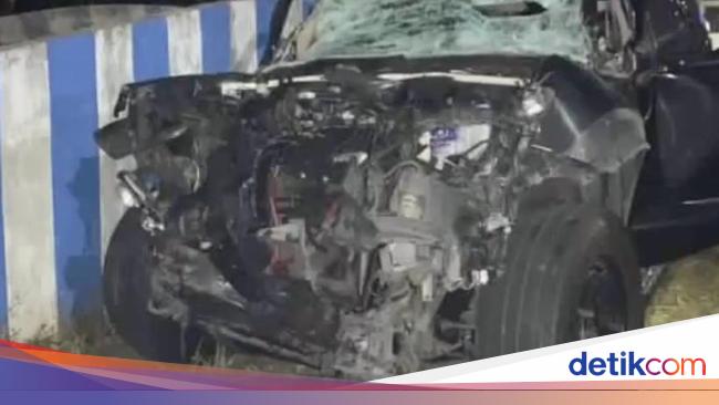 Angela Lee Kecelakaan hingga Mobilnya Hancur, Kini Dirawat di RS Semarang