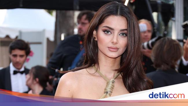 Model Iran Jadi Kontroversi Pakai Gaun 'Jeratan' Leher di Festival Cannes