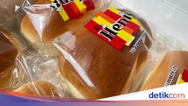 Empuk Lembut Roti Baso Ayam Legendaris dari Roti Henis Mangga Besar