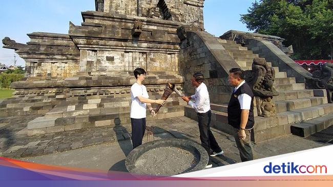 Jelang Waisak, Api Dharma Mrapen Disemayamkan di Candi Mendut