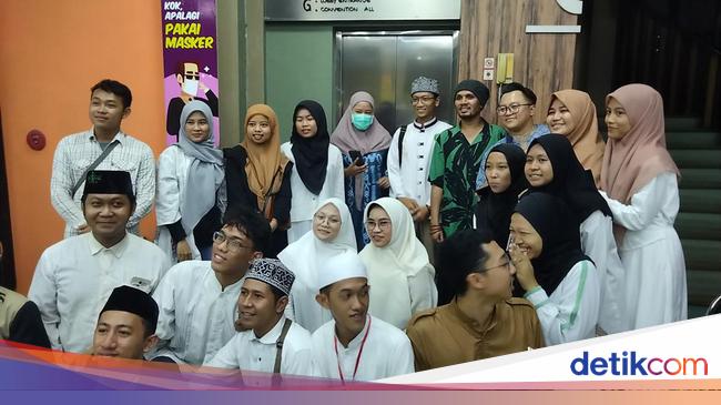 Hanan Attaki Bersyukur Dakwahnya Kini Diterima di Jatim Usai Dibaiat NU