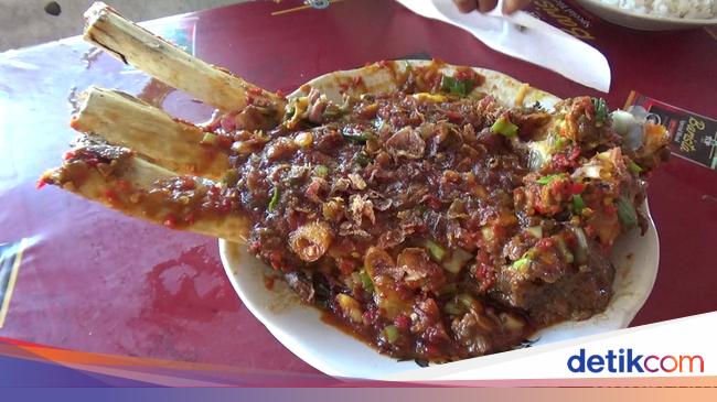 Gurih Empuknya Tongseng Iga Sapi Porsi Jumbo di Lumajang