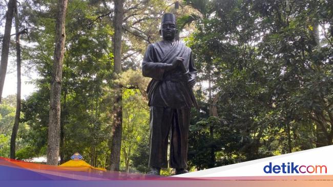 Menelisik Patung Gagah di Kebun Binatang Bandung