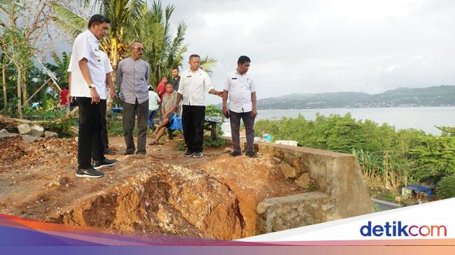 34 Rumah Warga di Ambon Rusak Diterjang Banjir hingga Longsor