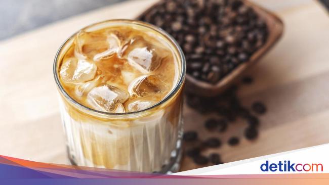 Tips Bikin Es Kopi Nikmat ala Kafe Menurut Barista, Begini Caranya!