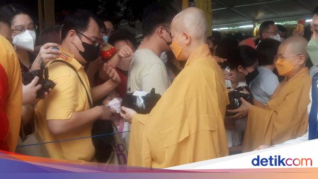 Potret Perayaan Waisak di Wihara Ekayana Arama