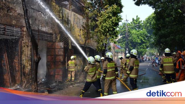 Kebakaran Warkop Di Kwitang Dipicu Selang Kompor 1 Orang Luka