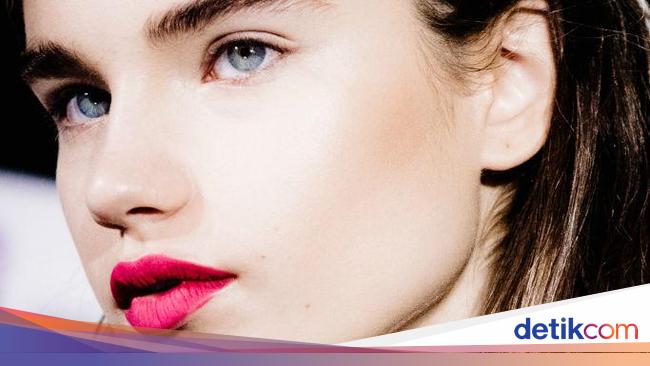 8 Foto Meghan Roche, Model yang Dikabarkan Bermalam dengan Leonardo ...