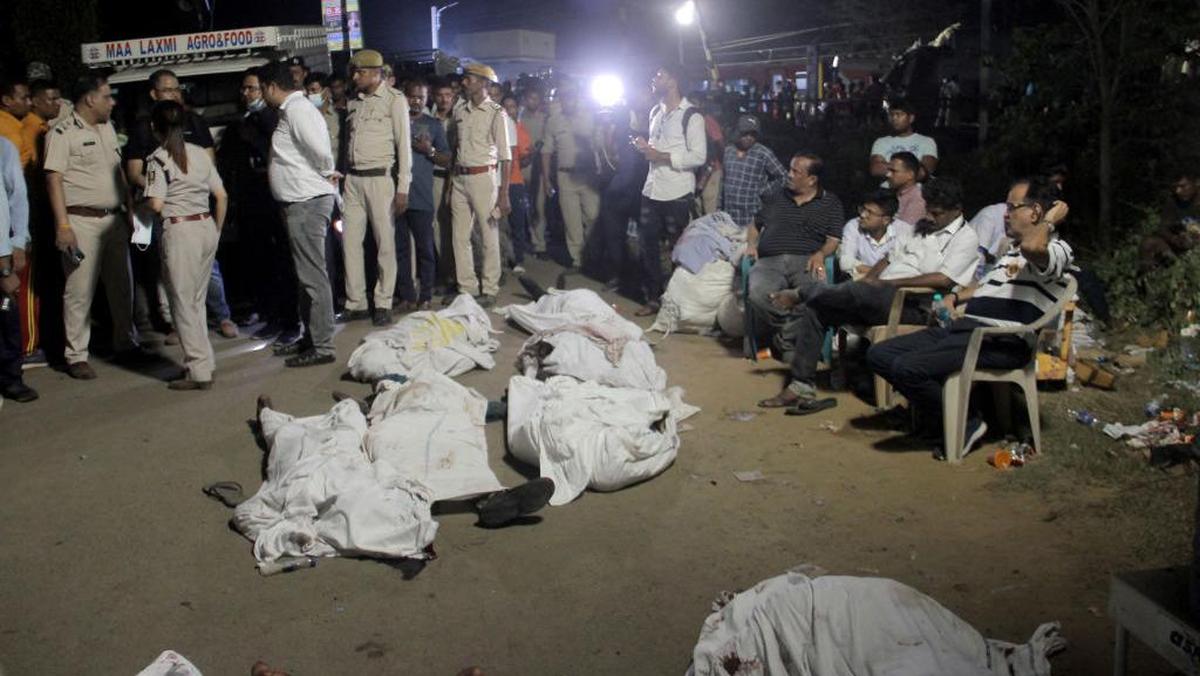 Ngerinya Kondisi Jasad Korban Tragedi Kereta India, Anggota Tubuh Terpisah