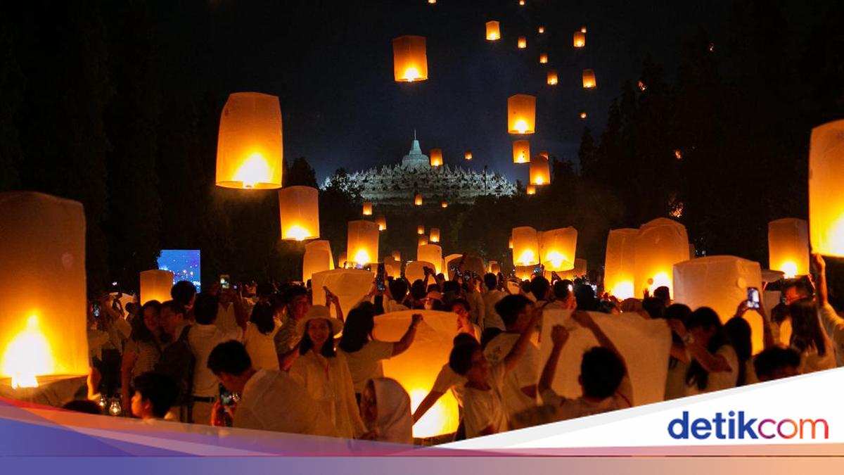 Waisak 2024, Ini Harga Tiket Nonton Festival Lampion di Candi Borobudur