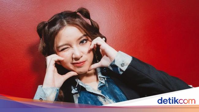 Lirik Lagu Flip It Up Tiara Andini Lengkap dengan Terjemahan dan Maknanya