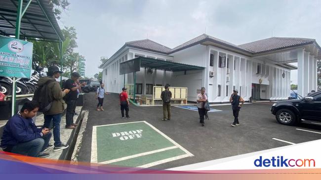 Gempa Bikin Pengunjung-Pegawai PN Cianjur Berhamburan