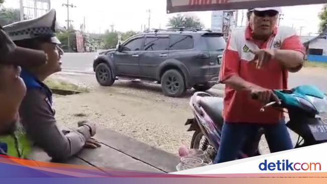 Viral Polantas di Riau Dicaci Maki Pemotor karena Ditegur Tak Pakai Helm