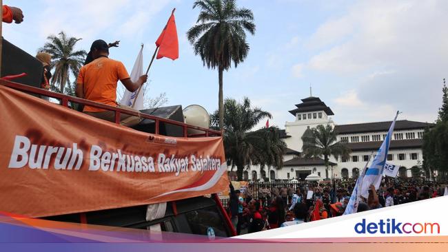 Partai Buruh 'Tantang' Ridwan Kamil Partai Buruh 'Tantang' Ridwan Kamil