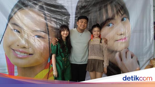 Posan Tobing Jadi Produser Duo Penyanyi Beda Negara