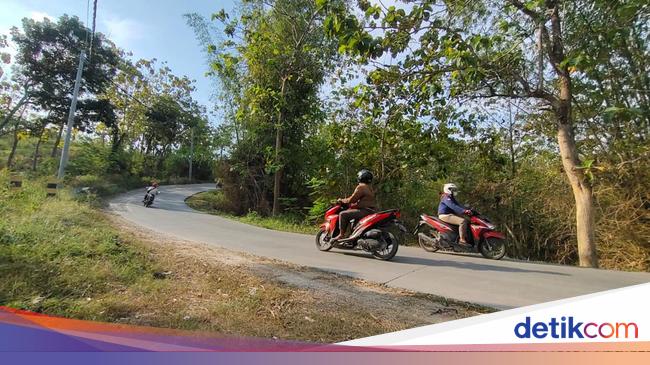 Terpeleset Tumpahan Truk Molen, Pemotor di Blora Tewas Tertabrak Mobil