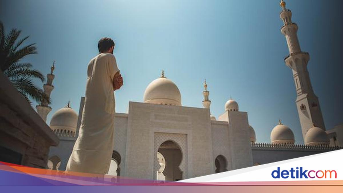 Bacaan Niat Sholat Dhuha Lengkap dengan Tata Cara, Keutamaan, dan Doanya