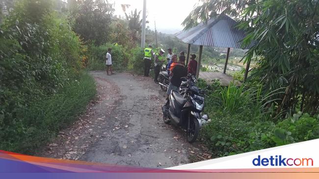 Pemotor Nyungsep Ke Jurang Sedalam 15 Meter Dua Orang Meninggal