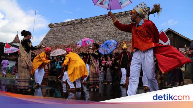 Melihat Ritual Orom Sasadu Suku Sahu di Maluku Utara