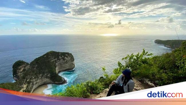 Pantai Kelingking Bali akan Dipasangi Lift Kaca Setinggi 182 Meter