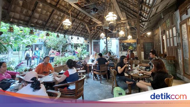 Kafe Jadul ala Yogya yang Penuh Barang Antik di Tangsel