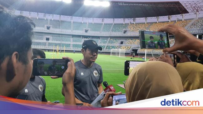 Shin Tae-yong Buka Suara soal Cedera Sandy Walsh