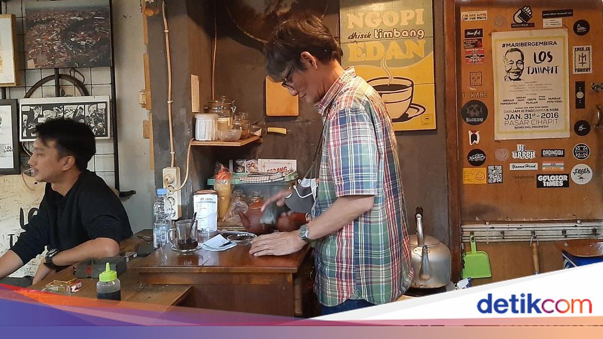 Tempat Ngopi Asyik di Tengah Pasar Cihapit Bandung