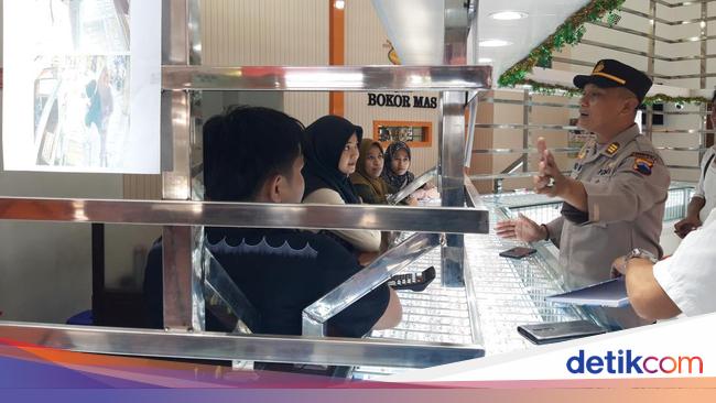 2 Emak-emak Diduga Curi Gelang di Toko Emas Boyolali Terekam CCTV