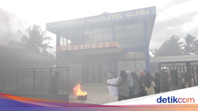 Mahasiswa UNUGO Demo Dugaan Oknum Dosen Pungli Dana Magang-PKL