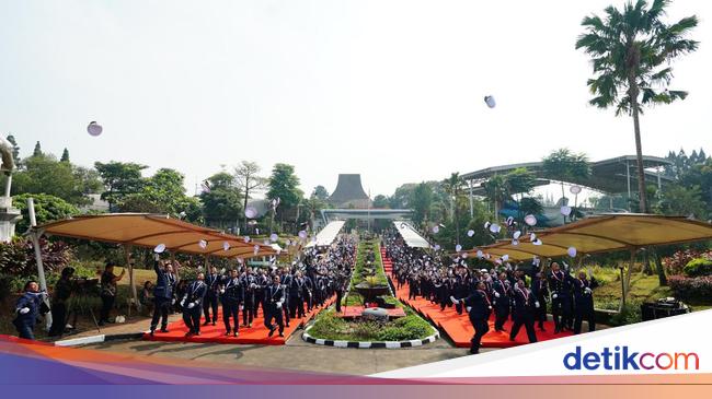 Saat Museum Transportasi TMII Jadi Tempat Wisuda, Keren!
