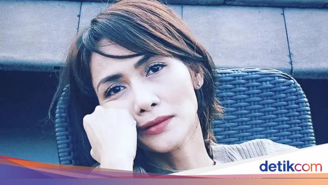 Wenny Ariani Saat Santai dan Kulineran Bersama Anak