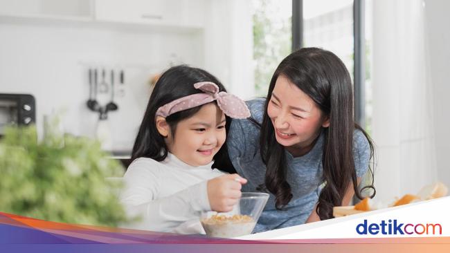 7 Pola Asuh Orang Tua yang Bisa Buat Anak Cerdas, Apa Saja?