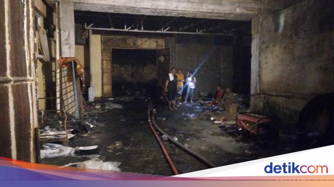 Potret Kebakaran Gudang Sepatu-Sandal di Gorontalo Padam Setelah 34 Jam