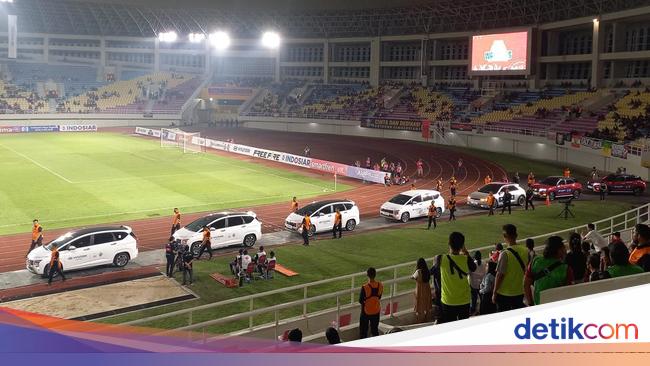 Potret Steward Amankan Laga Persis Solo Vs Jeonbuk FC