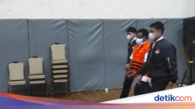 KPK: Kadis PUPR Diduga Terima Rp 300 Juta di Kasus Lukas Enembe KPK: Kadis PUPR Diduga Terima Rp 300 Juta di Kasus Lukas Enembe